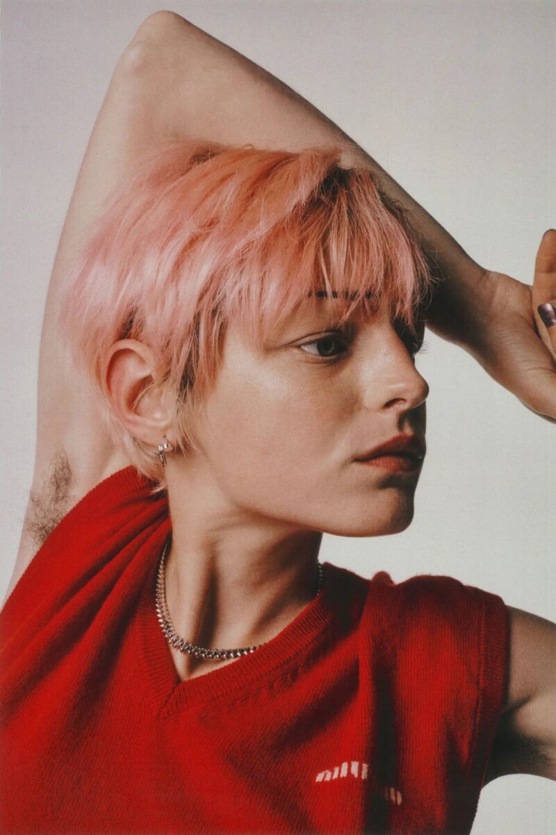 Emma Corrin by Emily Lipson for The Cut Magazine October 2022 - Fashion ...