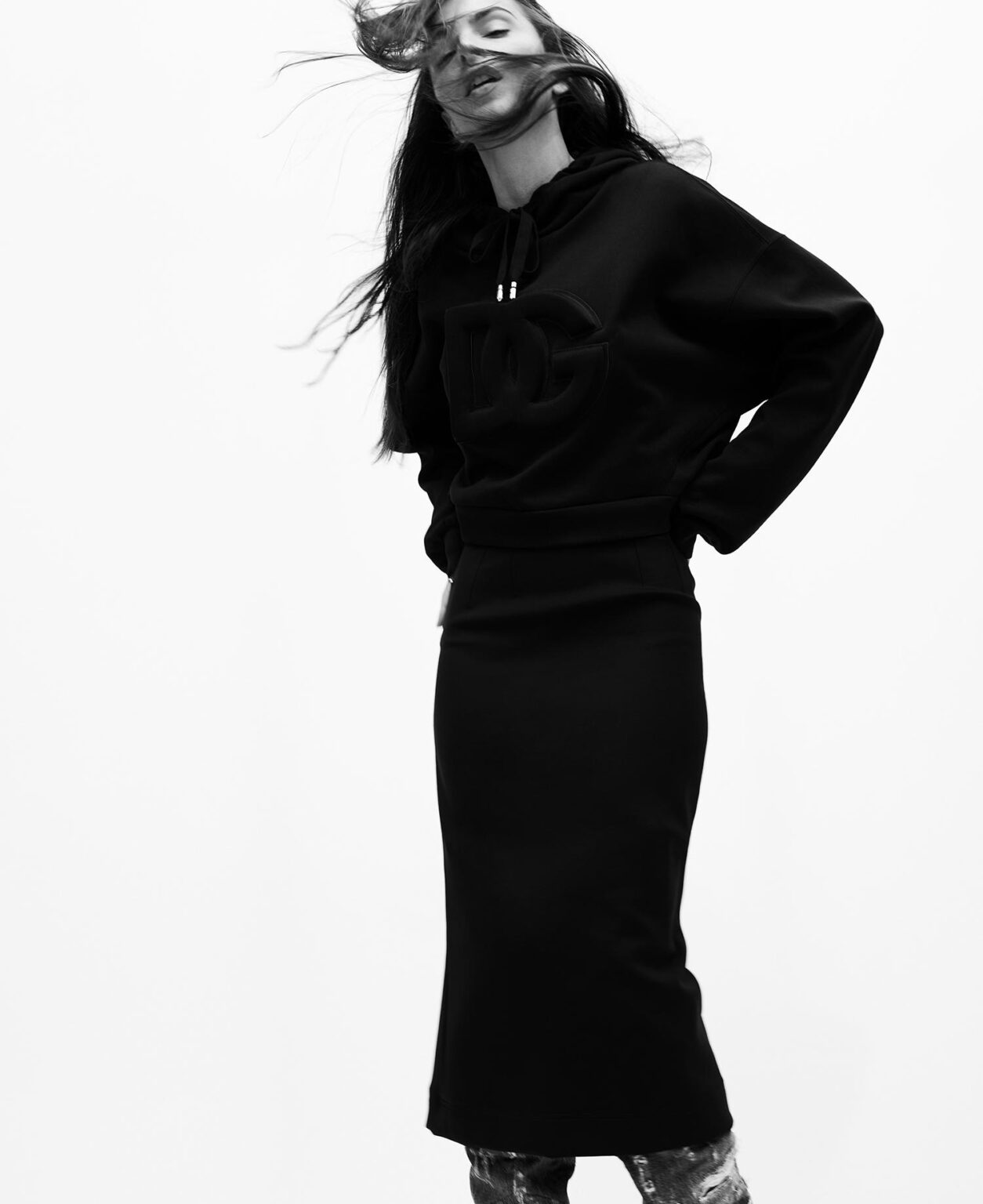 Emily Ratajkowski by Amy Troost for Harper’s Bazaar November 2022 ...