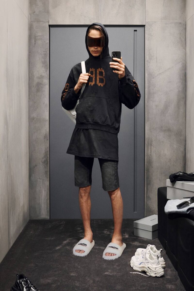 Fitting Rooms: Balenciaga Fall 2023 Ad Campaign - Fashion Campaigns ...