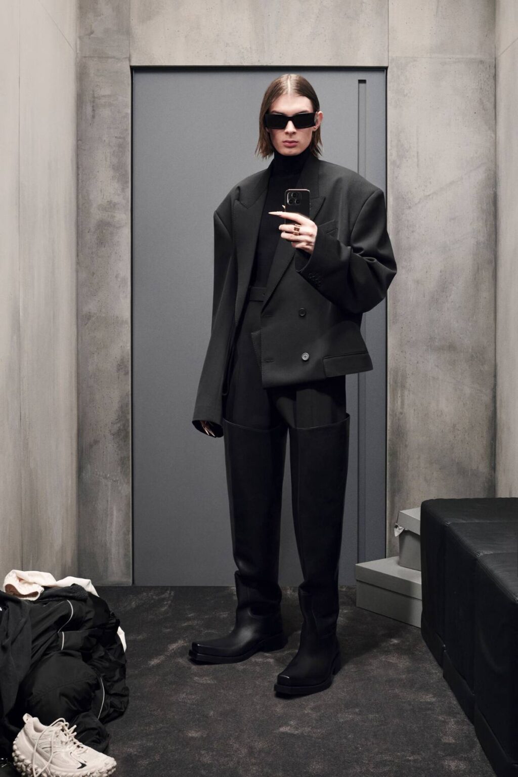 Fitting Rooms: Balenciaga Fall 2023 Ad Campaign - Fashion Campaigns ...