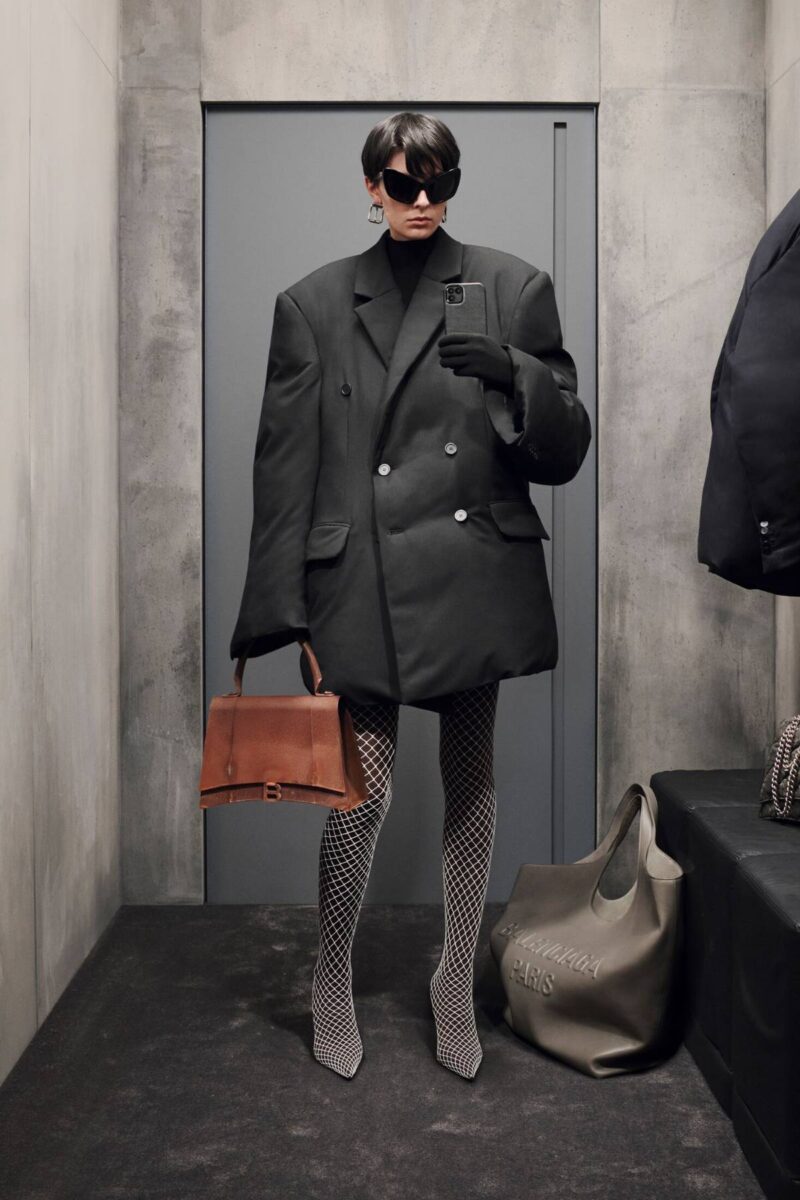 Fitting Rooms: Balenciaga Fall 2023 Ad Campaign - Fashion Campaigns ...