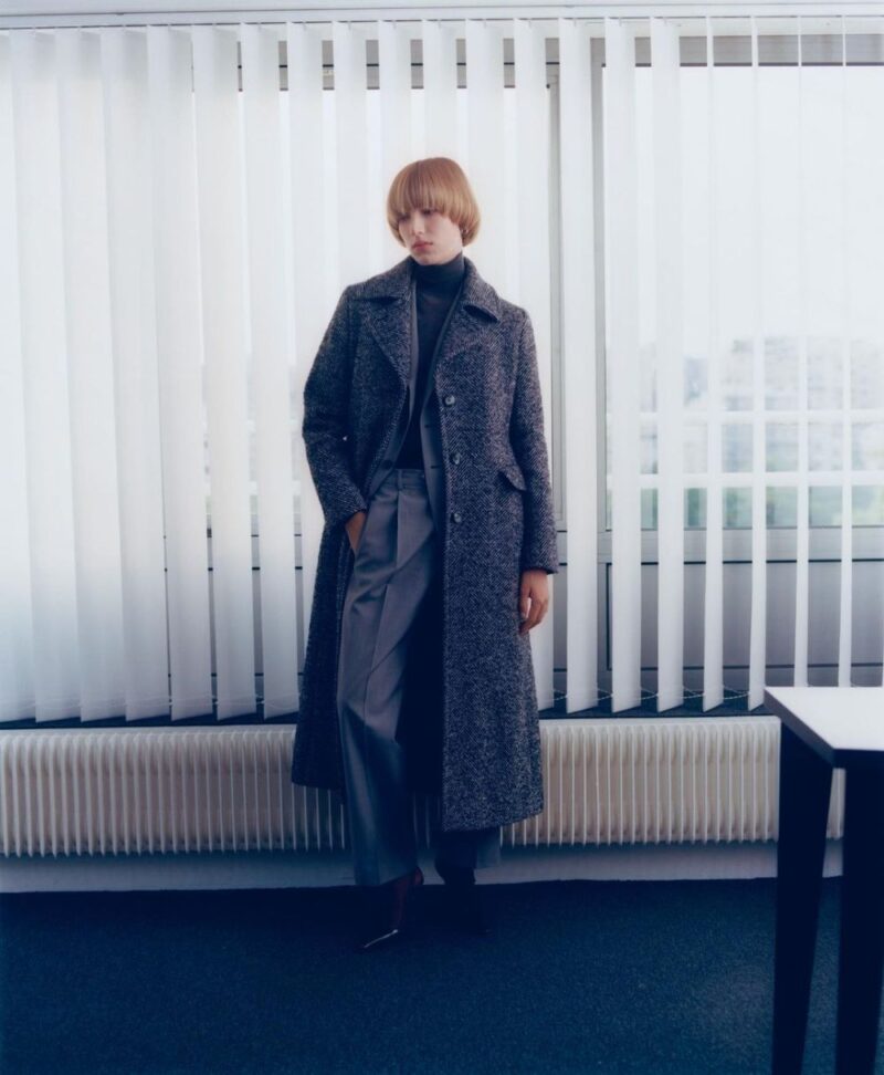 Mees Aanraad by Charlie Gates for Harper's Bazaar Italia September 2023 ...