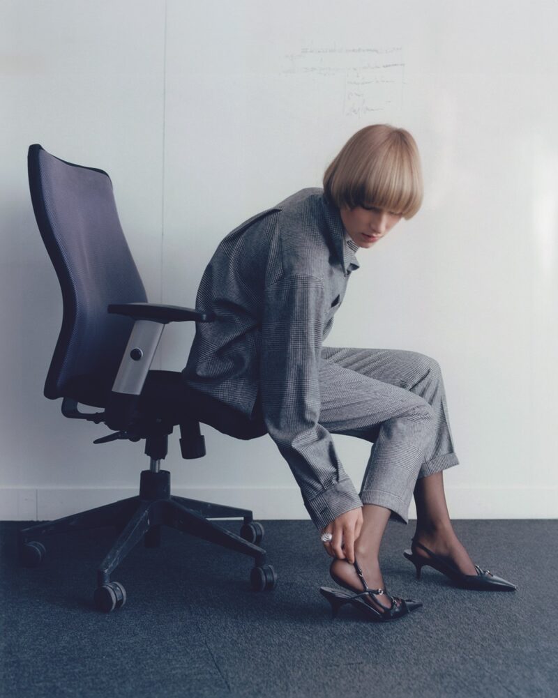 Mees Aanraad by Charlie Gates for Harper's Bazaar Italia September 2023 ...