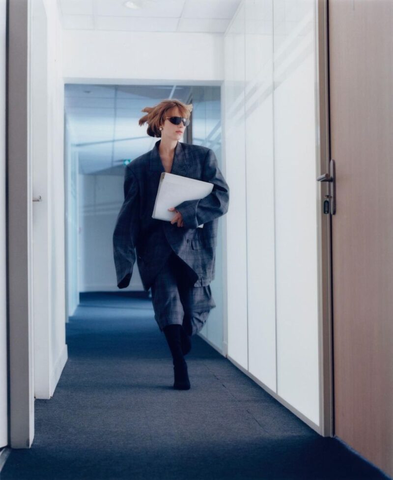 Mees Aanraad by Charlie Gates for Harper's Bazaar Italia September 2023 ...
